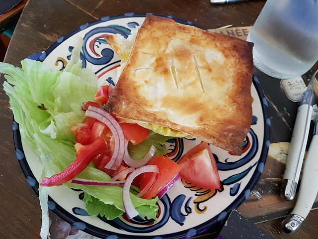 Simply Sue's Simple Diary: Tasmanian Scallop Pies