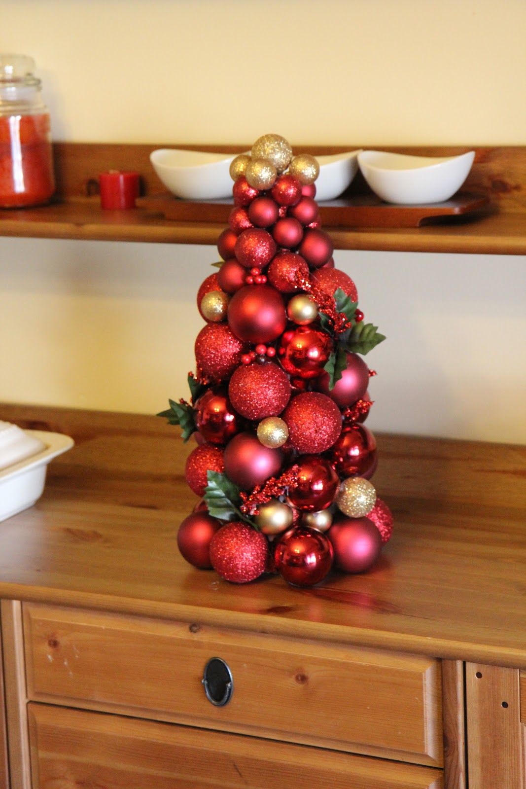 Laura Vitale's Blog: DIY Ornament Tree!!!