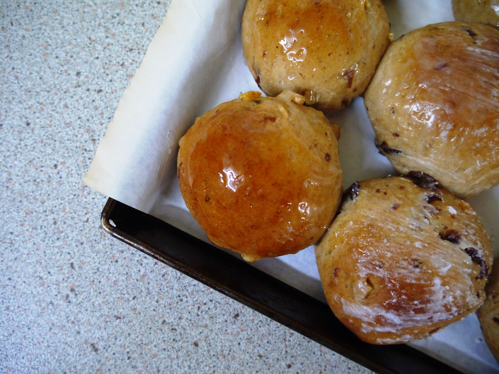 This Muslim Girl Bakes: Spiced Fruit Buns.