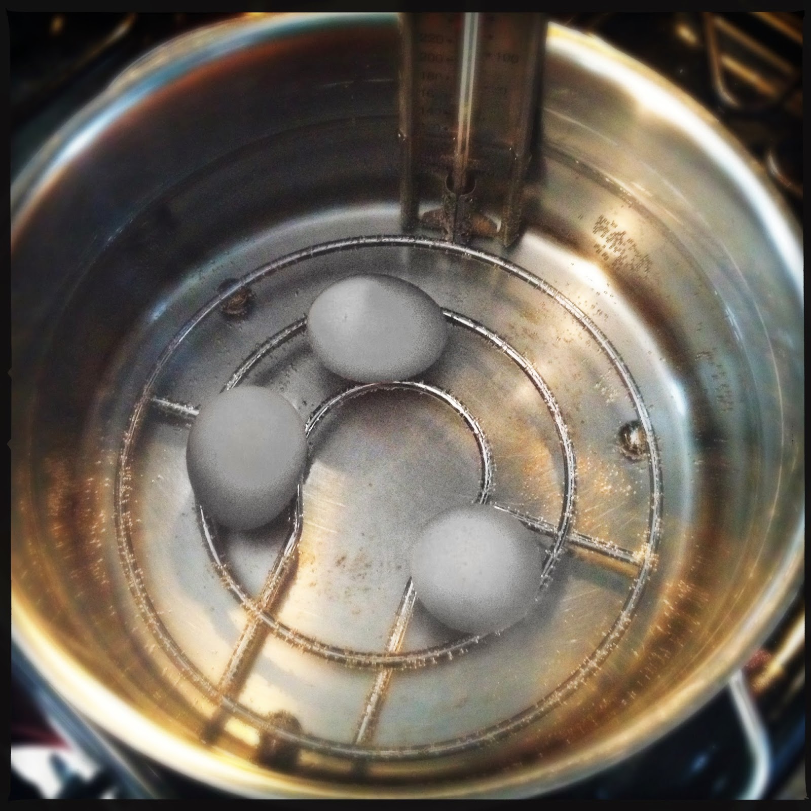 SOUNDING MY BARBARIC GULP!: Pasta al Pomodoro with Slow-Poached Eggs