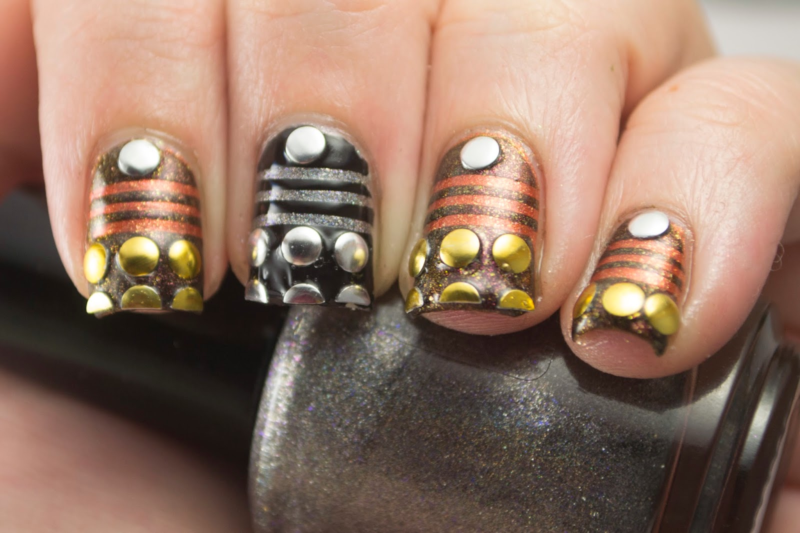 Hey, Darling Polish!: Nail-Art-A-Go-Go: Day 18 - Sci-Fi