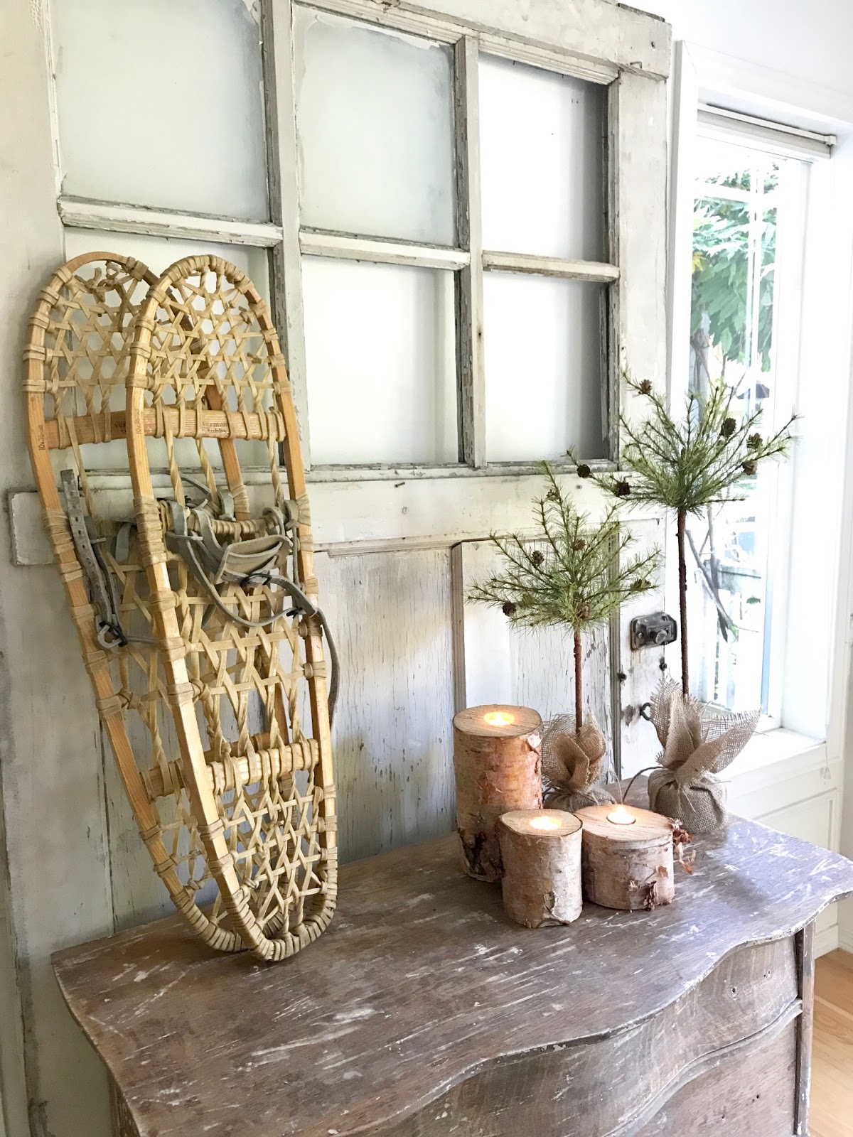 Little Farmstead: Farmhouse Forest Decor...