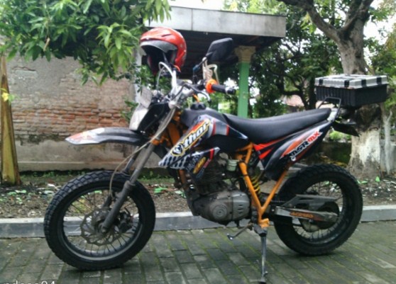 Kumpulan modifikasi Supermotor Suzuki thunder 125 | Modifikasi Motor Trail