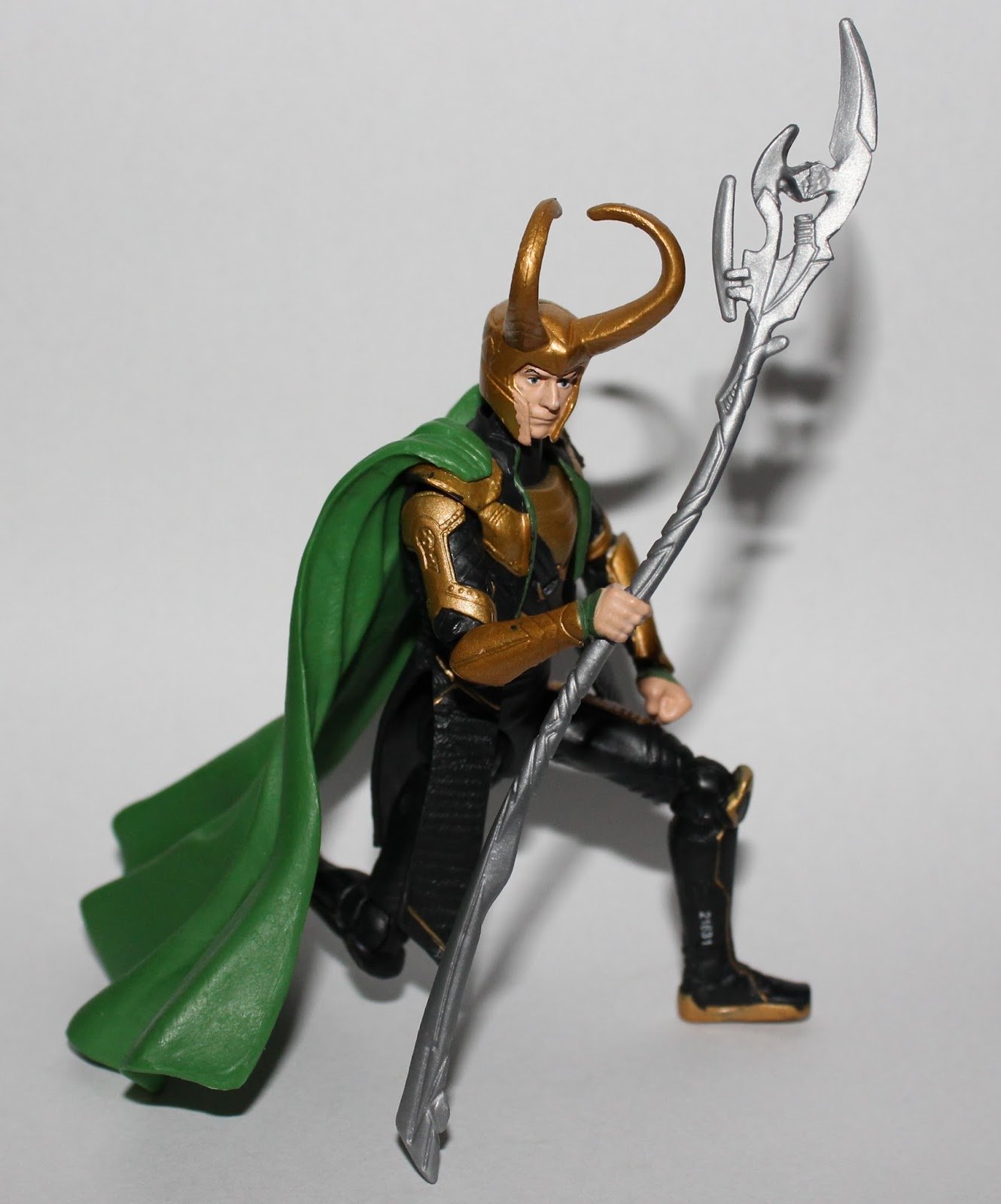 Figuras de Acción A Go-Gó: LOKI (COSMIC SPEAR) (THE AVENGERS: MOVIE SERIES)