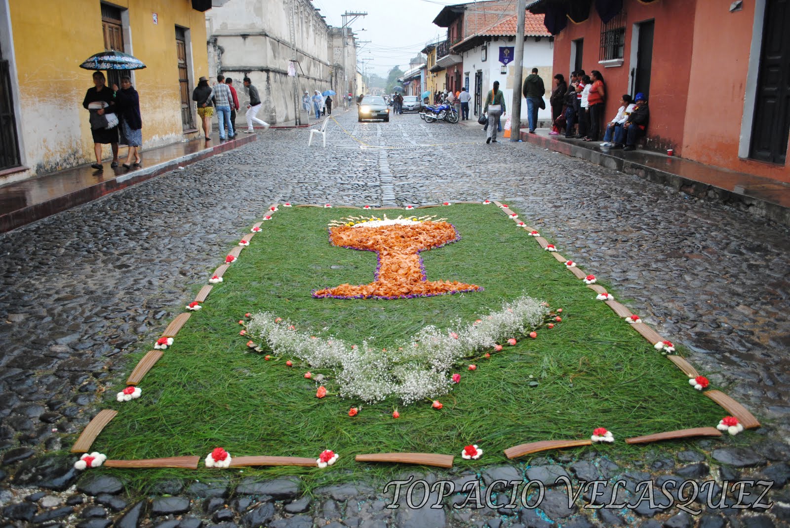 FOTO DOCUMENTAL: ALFOMBRAS ANTIGUA GUATEMALA