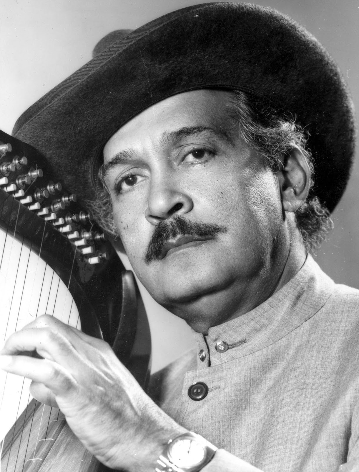 Carlos Vicente Torrealba: Juan Vicente Torrealba Solo De Arpa Concierto ...