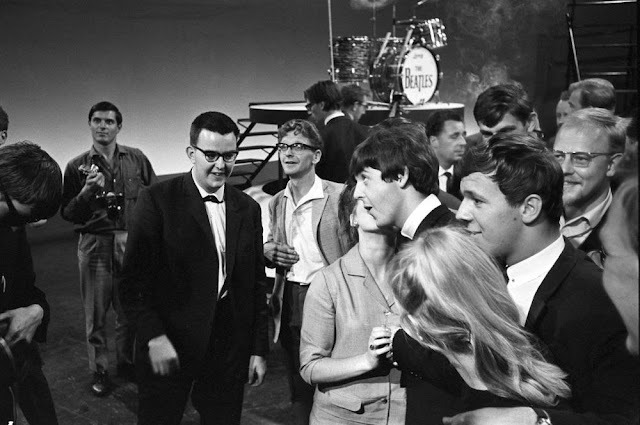 50 Interesting Black and White Photographs of the Beatlemania During ...