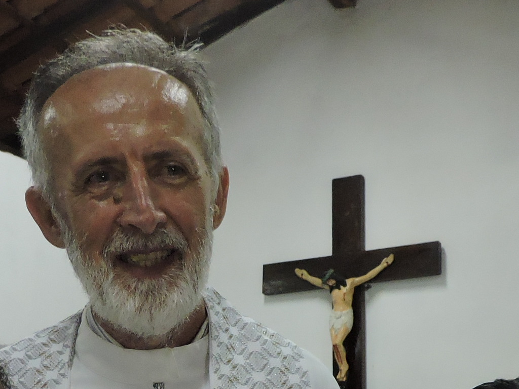 VOZ DE ILHA GRANDE : Padre Vittório Ferrari, 40 anos de Sacerdócio.