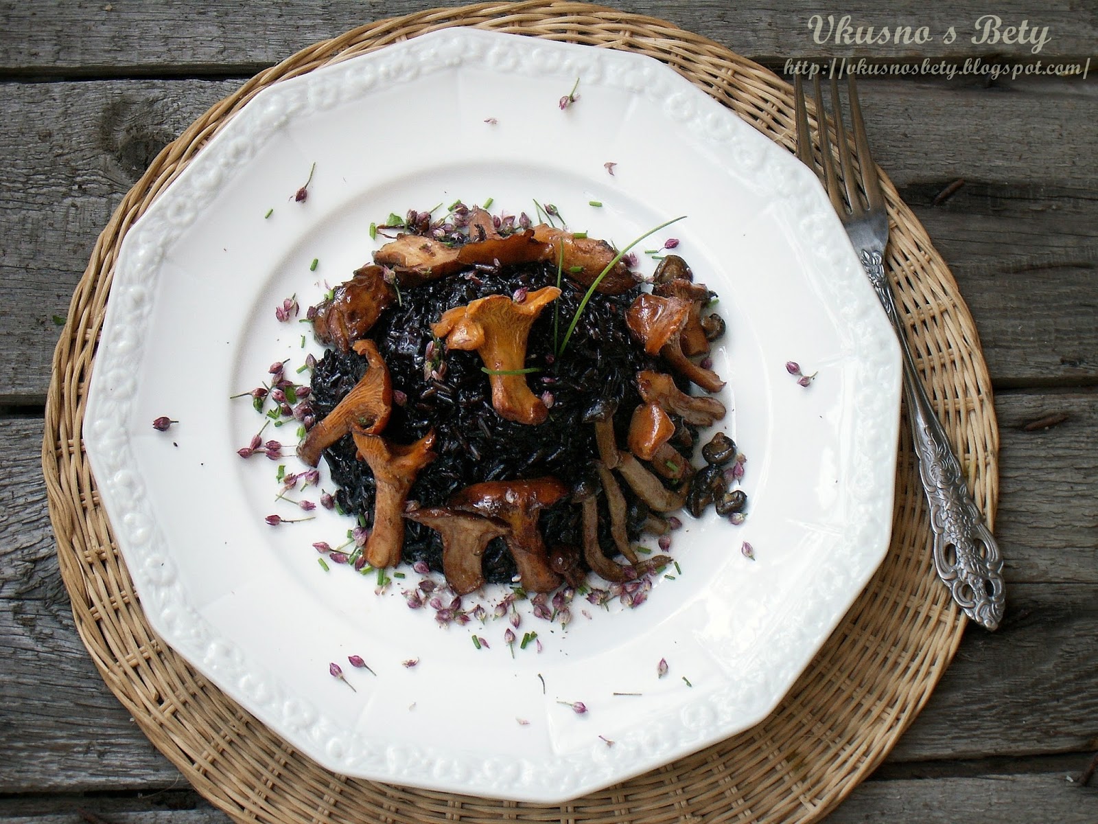 Ризото с императорски черен ориз, гъби пачи крак и шимеджи - Emperor's ...