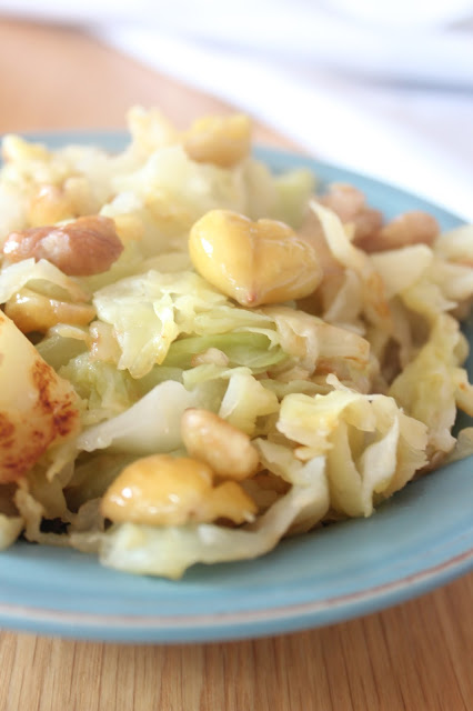De Cozinha em Cozinha passando pela Minha: Couve salteada com castanhas