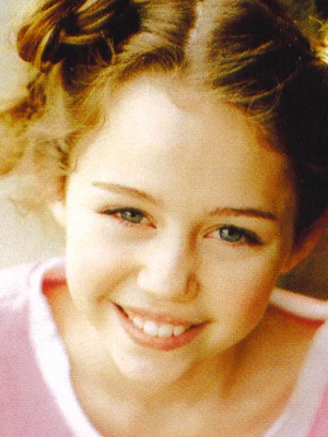 Childhood Pictures: miley cyrus mini biography and childhood pictures