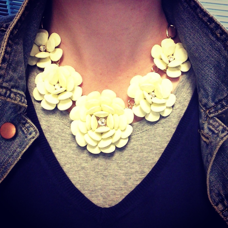 The Baby Giraffe: Daily Decolletage