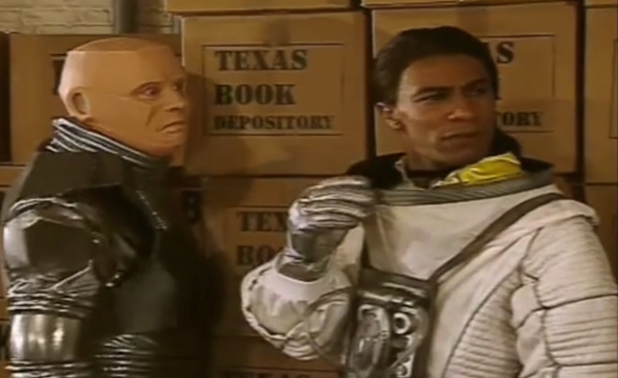 Say Hello Spaceman: Red Dwarf S7 Episode 1 - Tikka to Ride (1997)