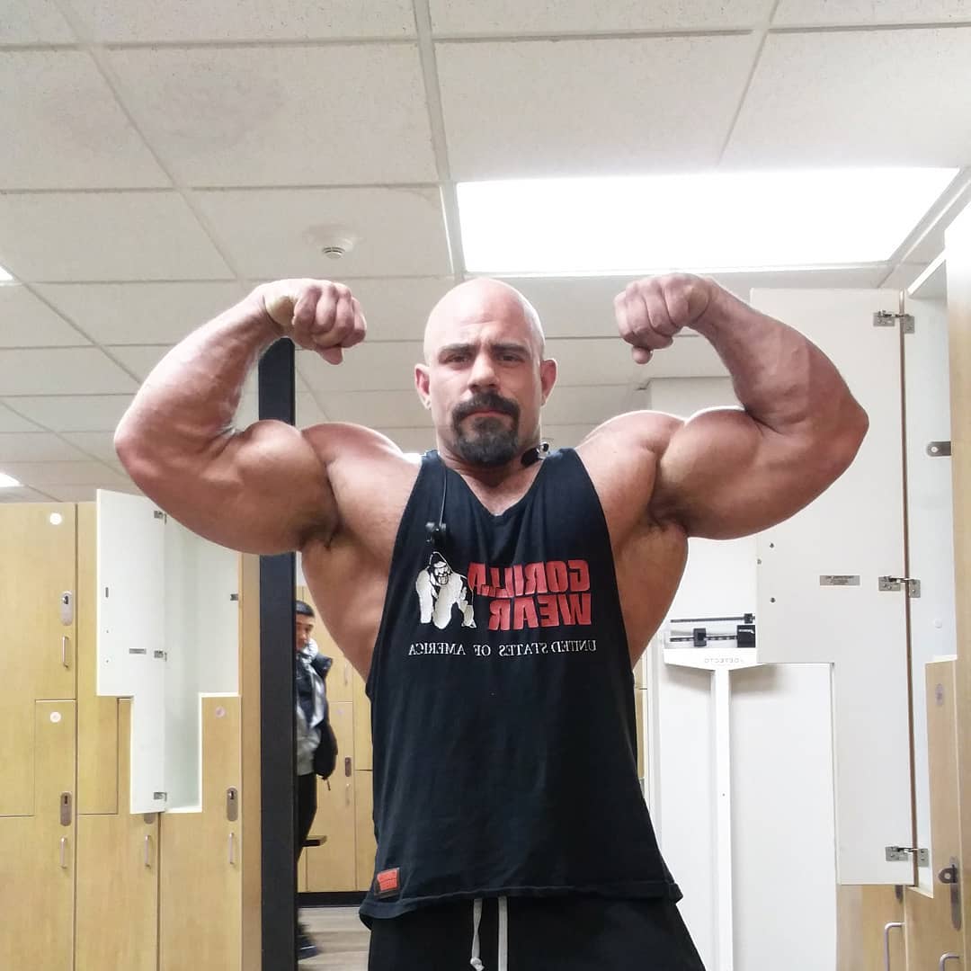 Muscle Lover: American bodybuilder Justin Metrando