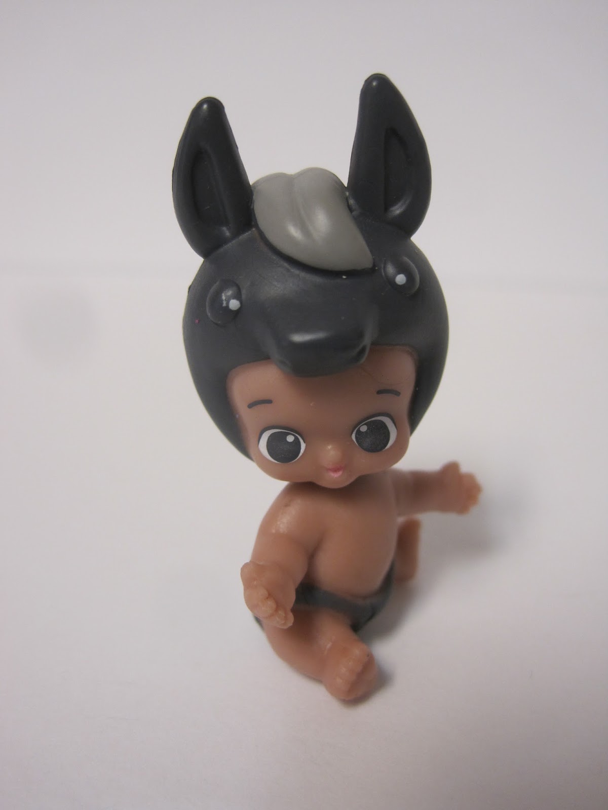 Never Grow Up: A Mom's Guide to Dolls and More: Moose Toys "Twozies" Review