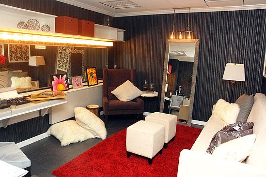 The Hopeful Traveler: Broadway Dressing Room Transformation for John Stamos