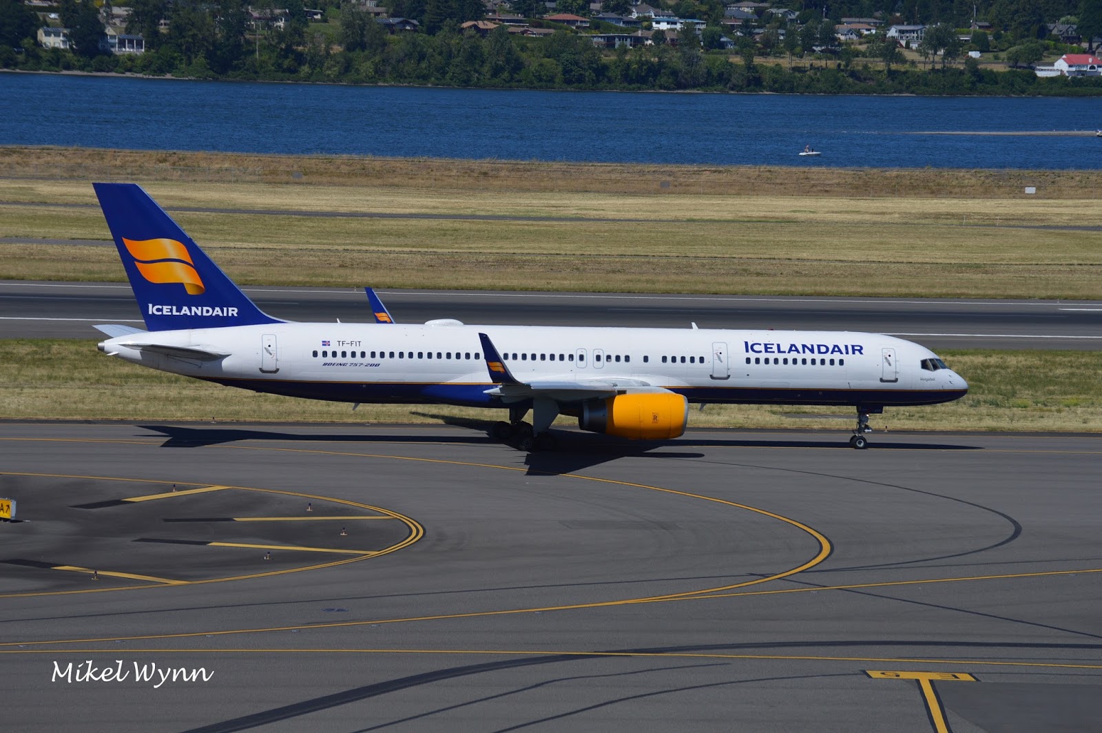 M. Wynn: "Wild Card" Aviation Photography & Images: 2016