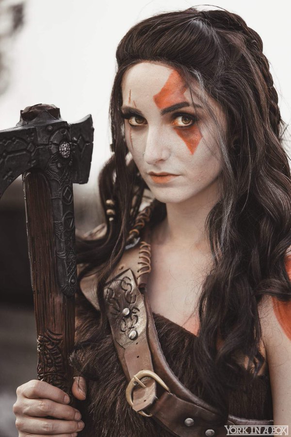 Cosplay Showcase: HelloIAmKate's Kratos!