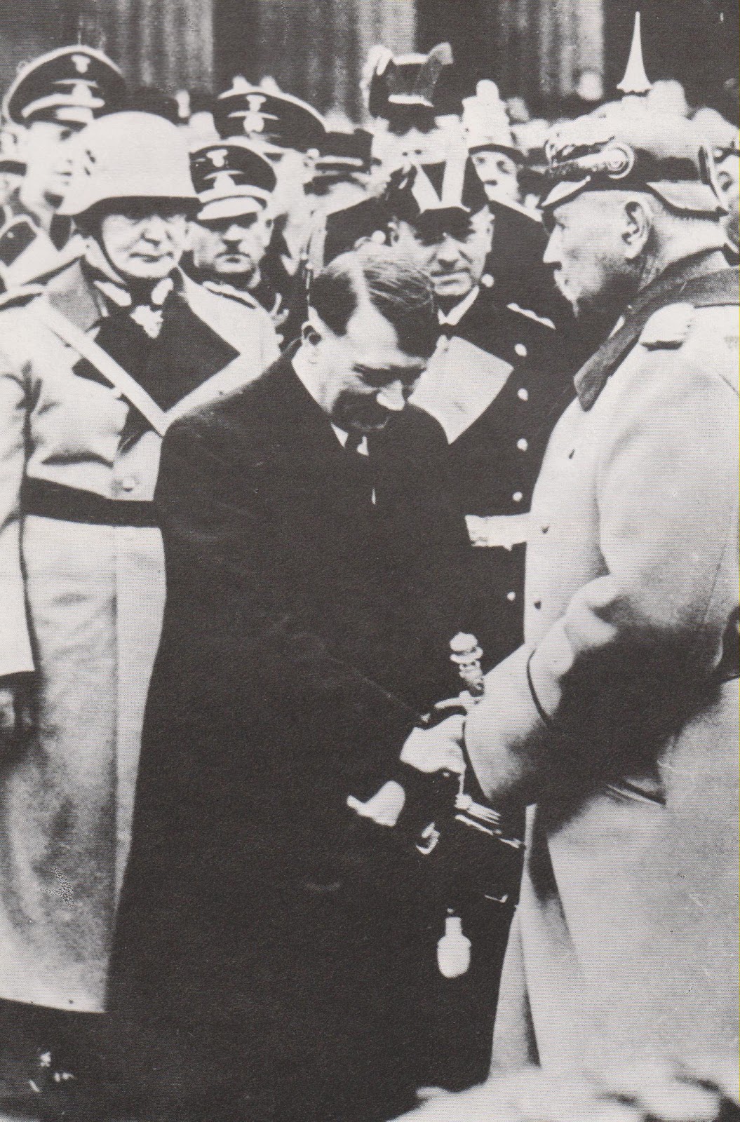 ΕΥΡΩΠΗ ΤΩΝ ΕΘΝΩΝ: LEON DEGRELLE: Ο ΤΡΟΠΟΣ ΜΕ ΤΟΝ ΟΠΟΙΟ Ο ΧΙΤΛΕΡ ...