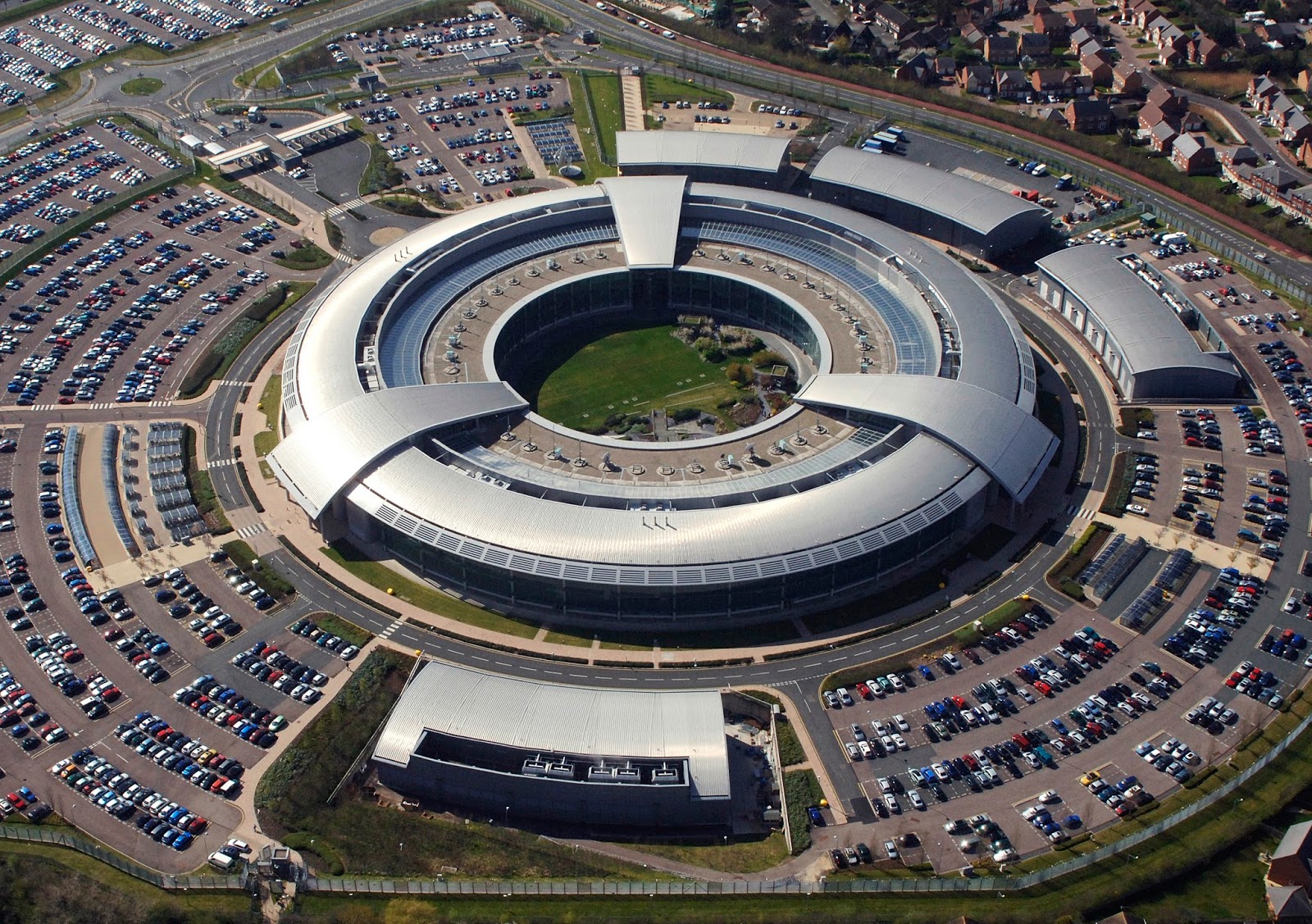 Visual Loft: GCHQ, Apple Campus