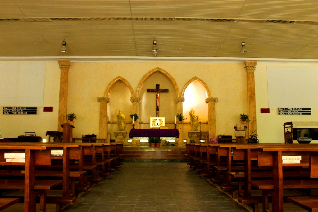 Fotografi Gereja Katolik di Indonesia: Gereja Katolik St. Petrus ...