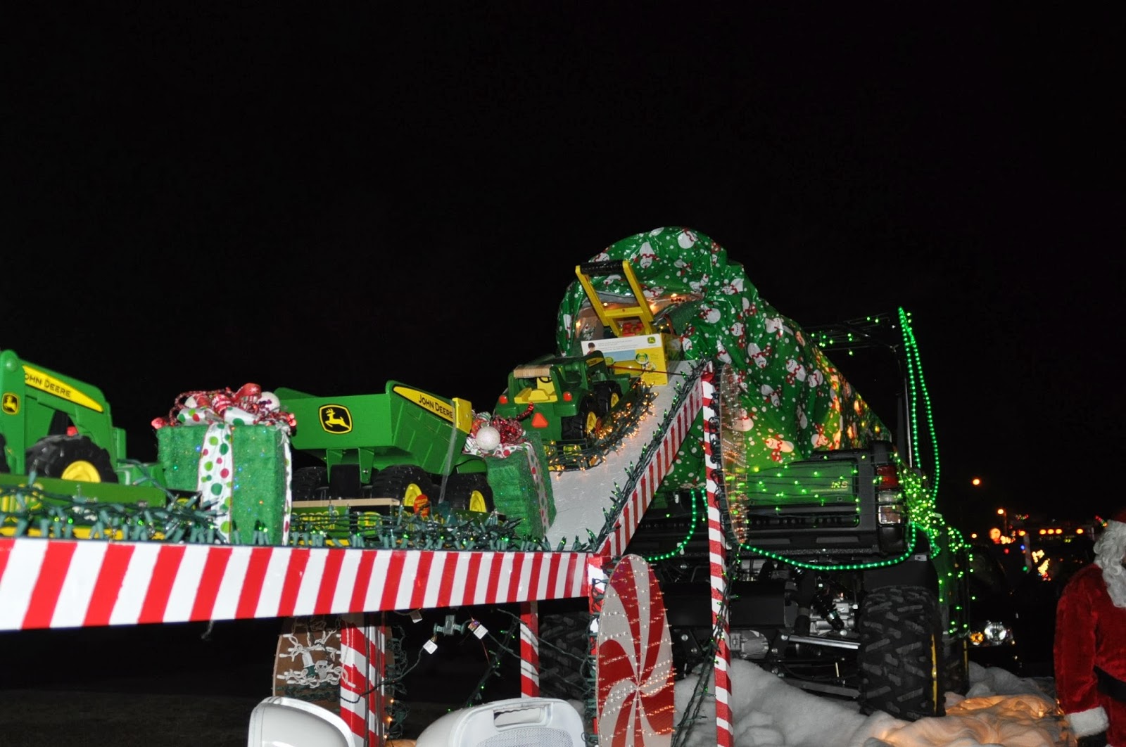 3 Cowboys and a mommy: Christmas Light Parade '13