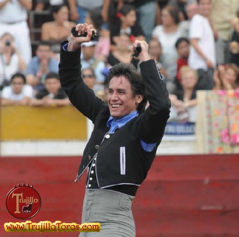 Perú Taurino: FERNANDO ROCA REY TRIUNFADOR DEL FESTIVAL DE LAS DELICIAS ...