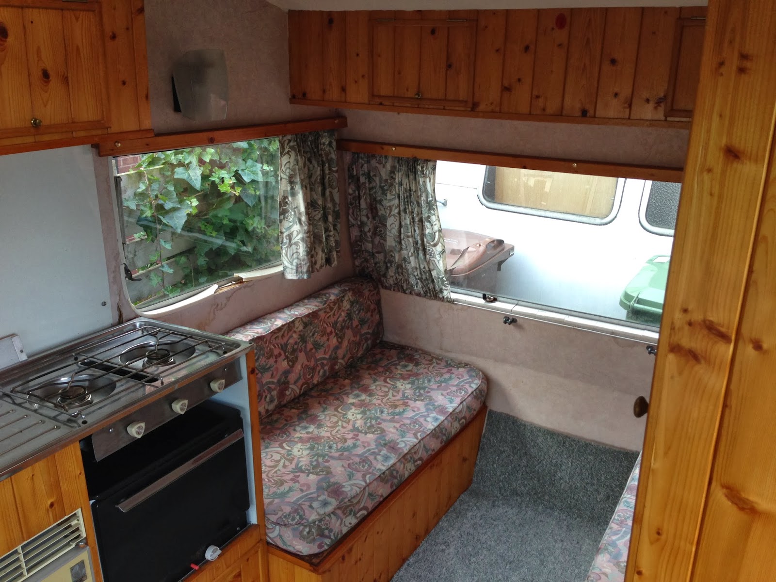Cool Caravanning: My 1969 Sprite 400 is Home!