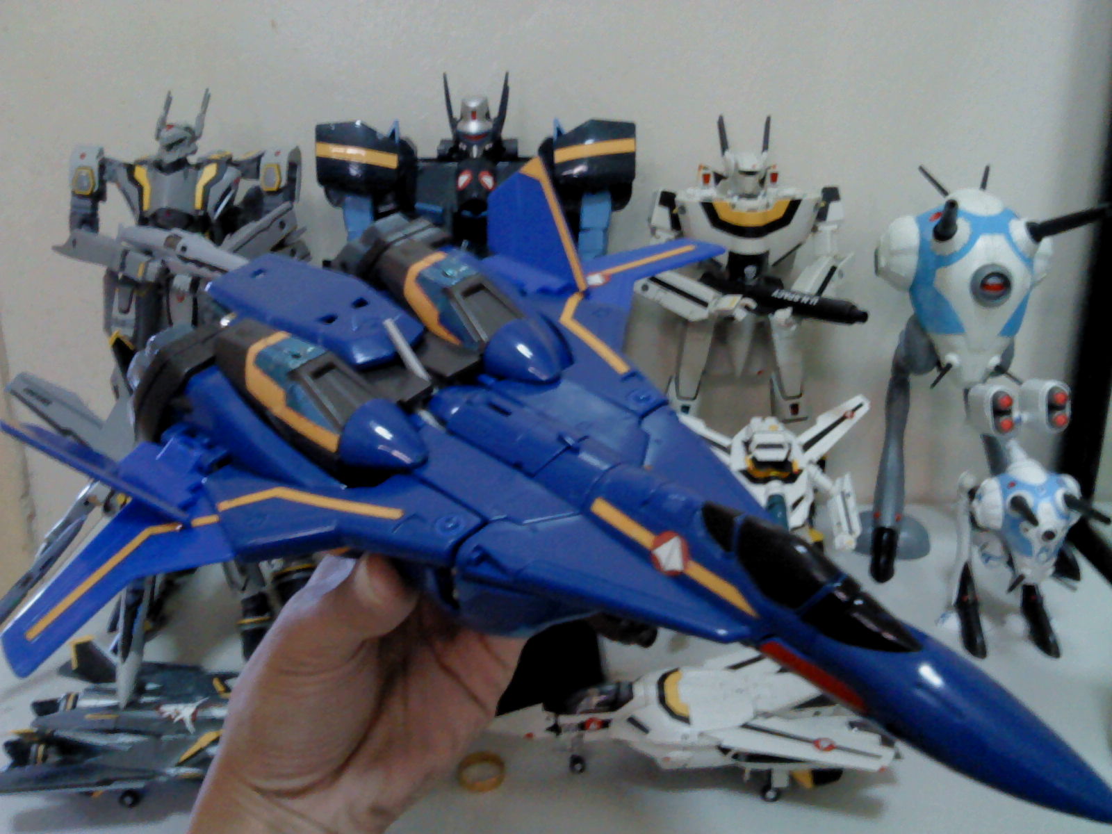 Macross: Deculture~!: Bandai Macross 7 Leader Valkyries: Vintage 1:65 ...