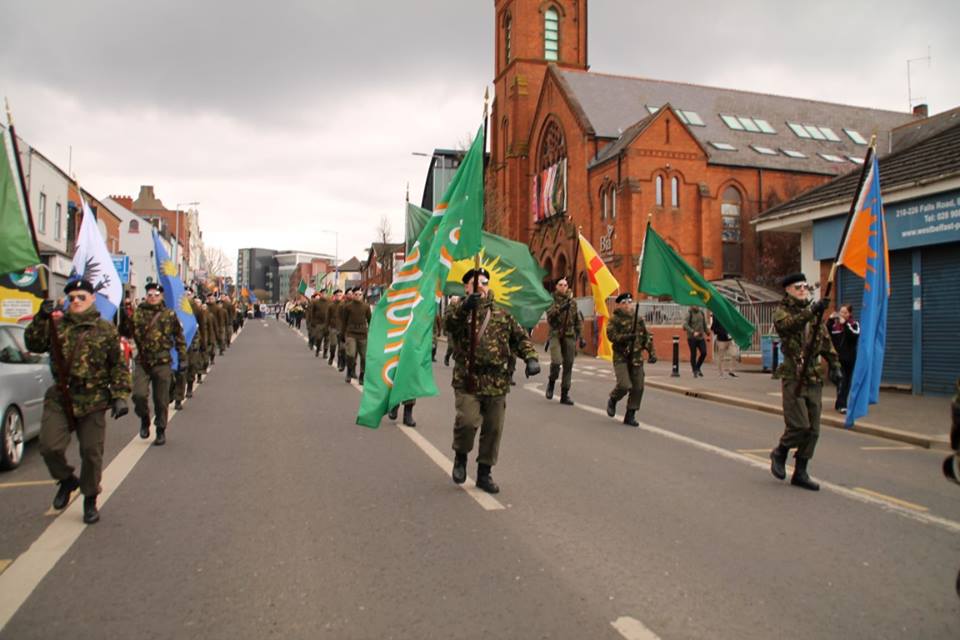 El norte de Irlanda: Conmemoración de Pascua de Saoradh en Belfast
