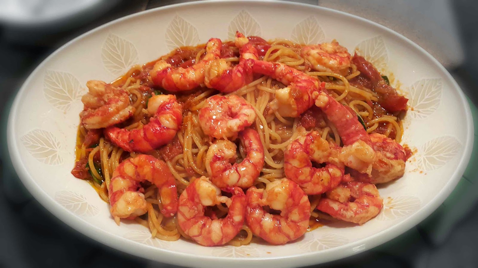maryhokitchen: Spanish Red Prawn Pasta
