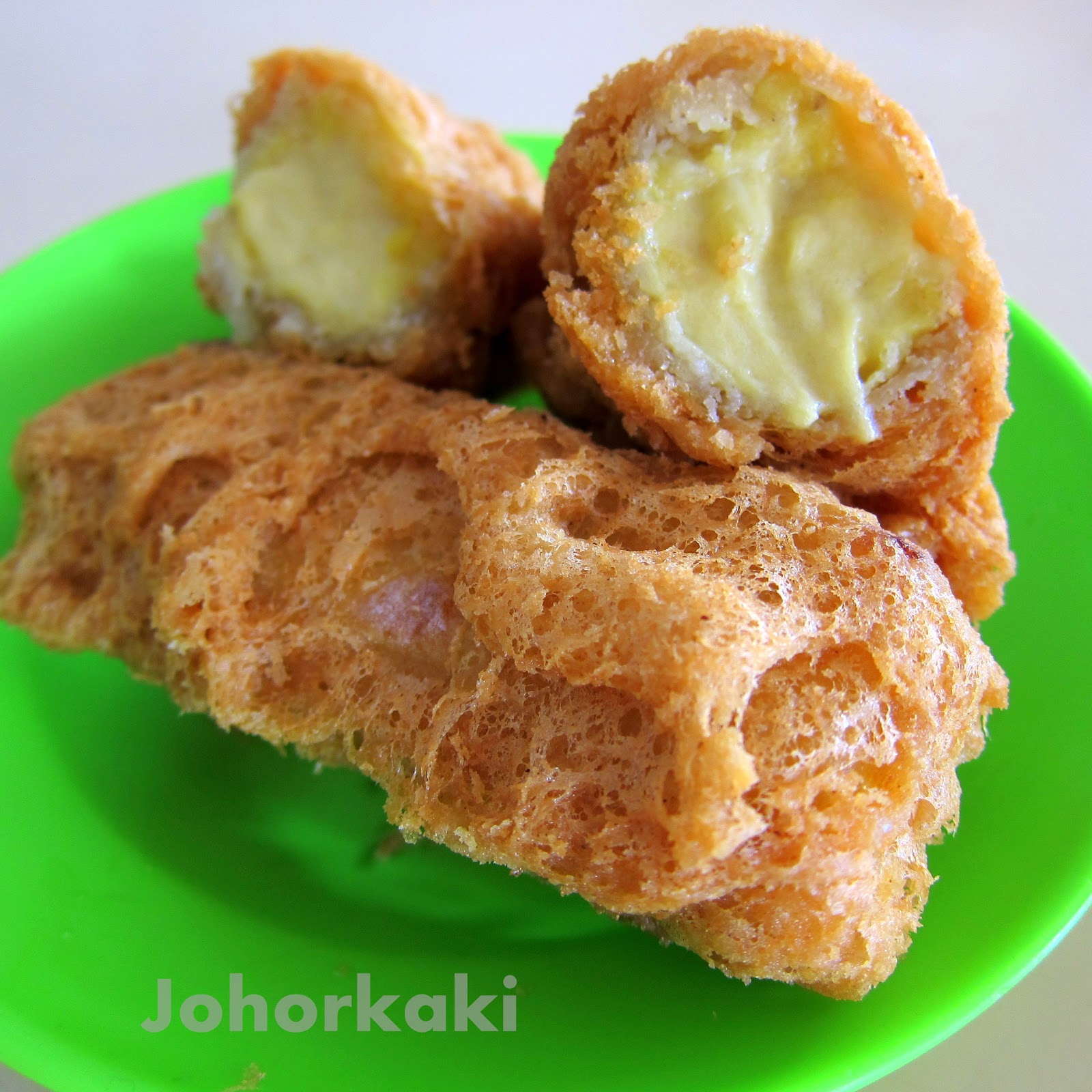 Fried Durian Puffs in Johor Bahru |Tony Johor Kaki Travels for Food ...