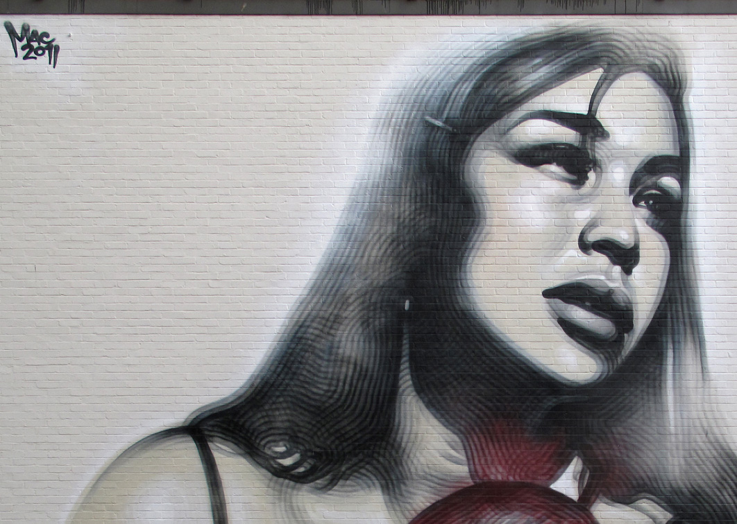 MAC ART: New EL MAC mural in Bristol, England: "Clothed With the Sun"