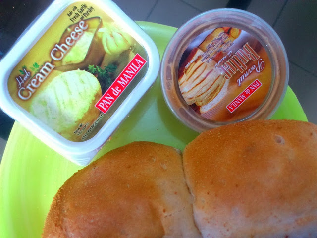 Before Nine: pan de manila