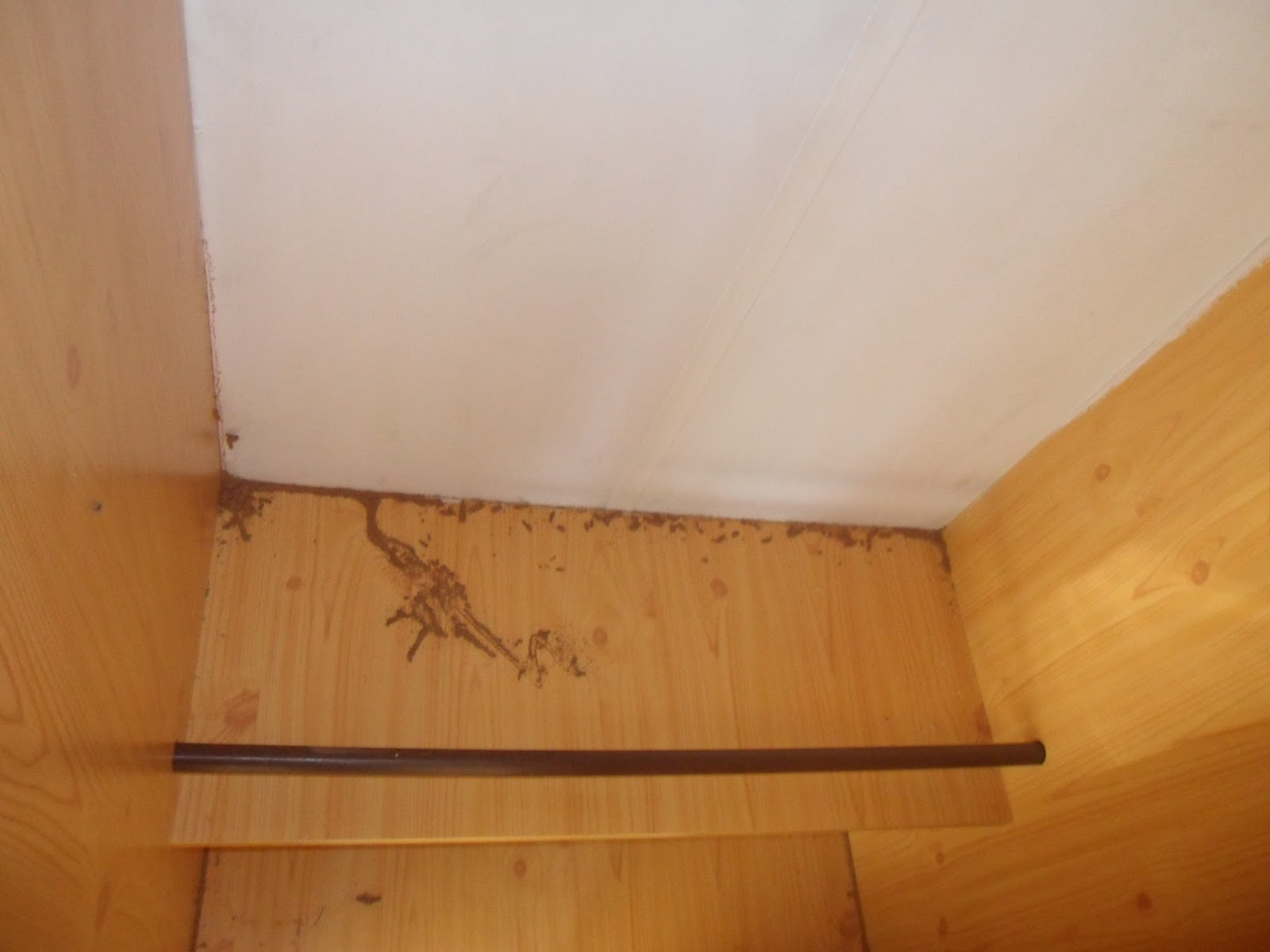 la maginoteca: Comedores de madera aglomerada y traseras ¡Peligro!