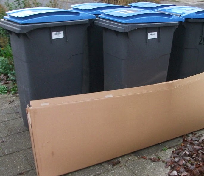 Een Leiderdorper: Een doos op straat