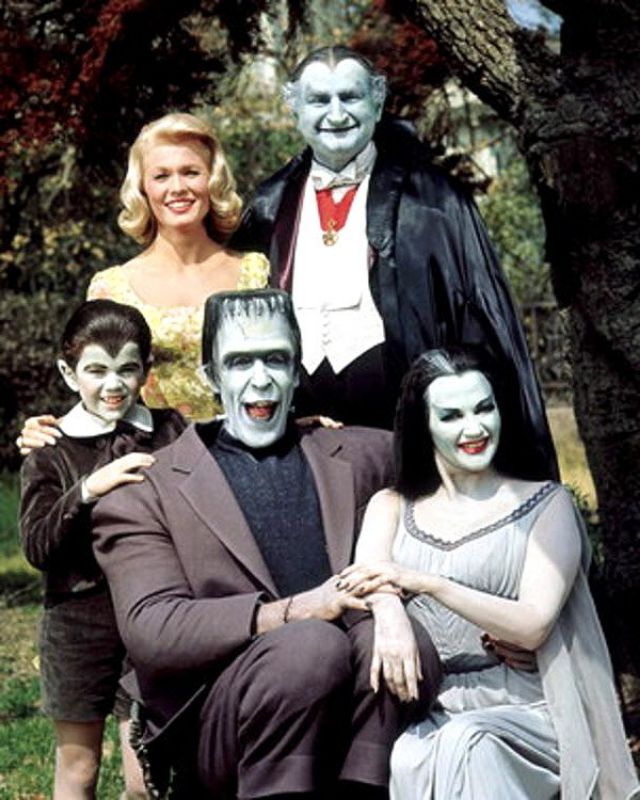 1313 Mockingbird Lane: 38 Amazing Vintage Photos From "The Munsters" TV ...
