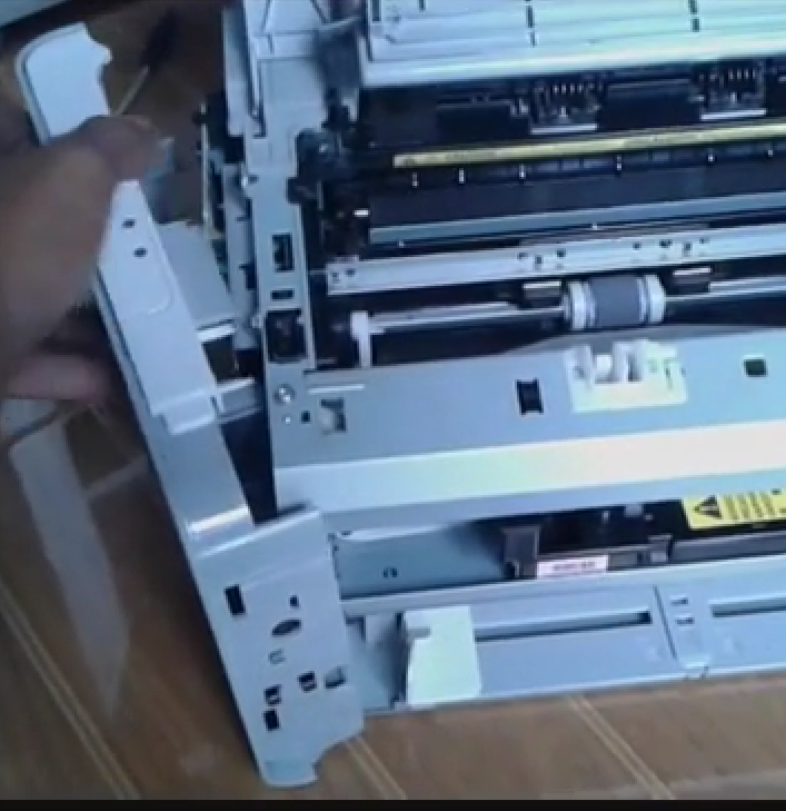 berbagi tutorial dan edukasi: Cara mudah bongkar printer hp laser jet p1102