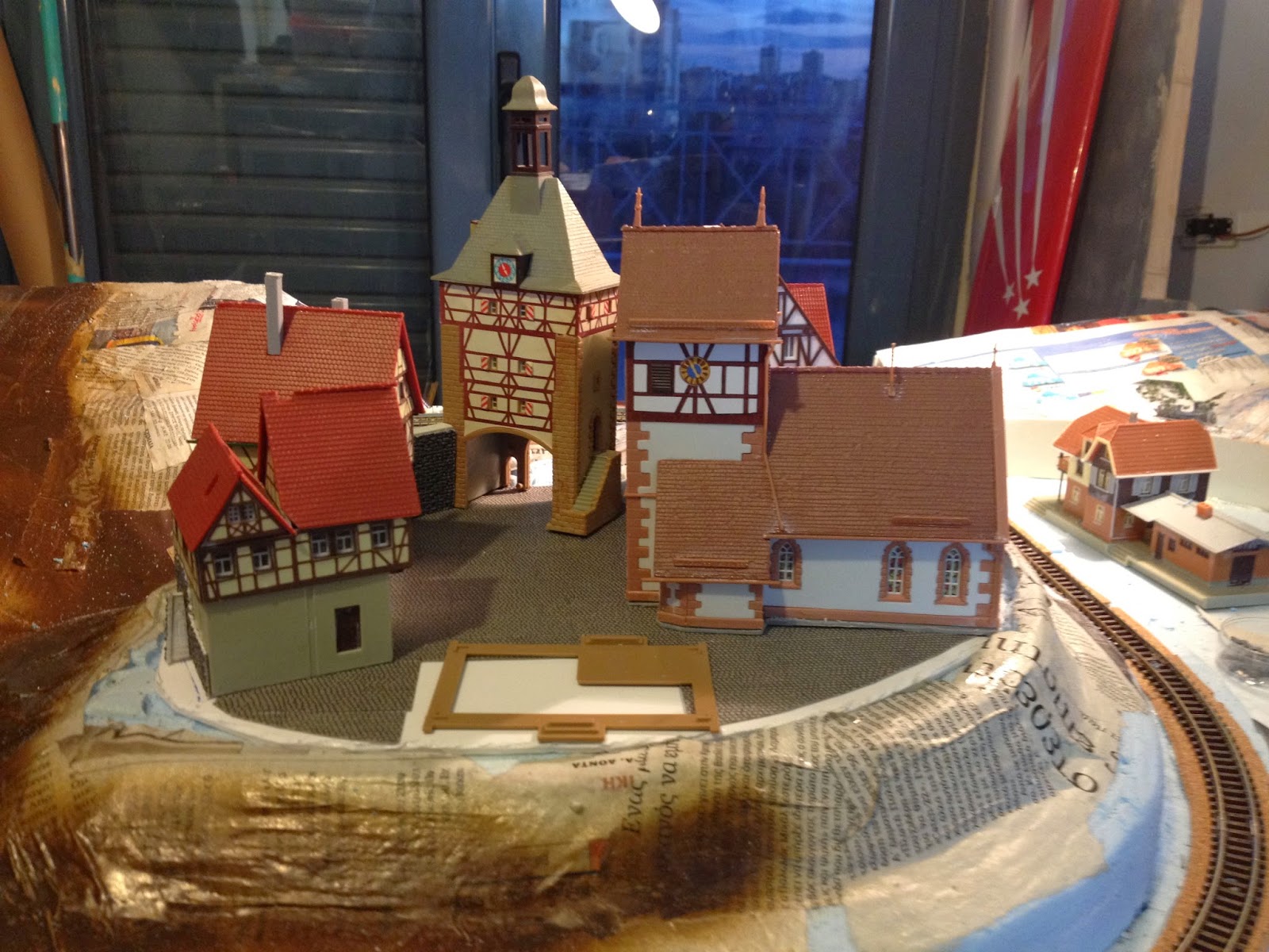 Models for us : N scale layout - Town Construction