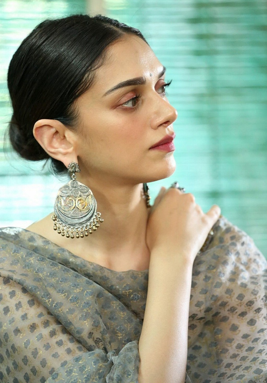 DESI ACTRESS PICTURES: Aditi Rao Hydari Looks Gorgeous At Telugu Film ...