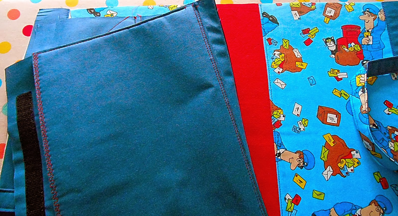 handmade by eva rose: Postman Pat Vintage Fabric - Kids Art Bag Tutorial
