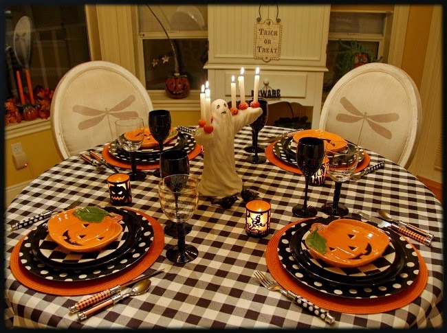 Outside the Box Papers: 10 Terrifyingly Terrific Halloween Tablescapes!