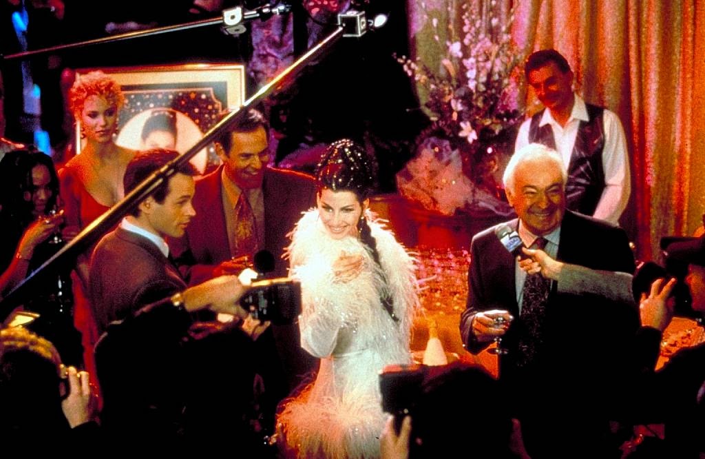 Movie Lovers Reviews: Showgirls (1995) - Psychopath Goes to Vegas and ...