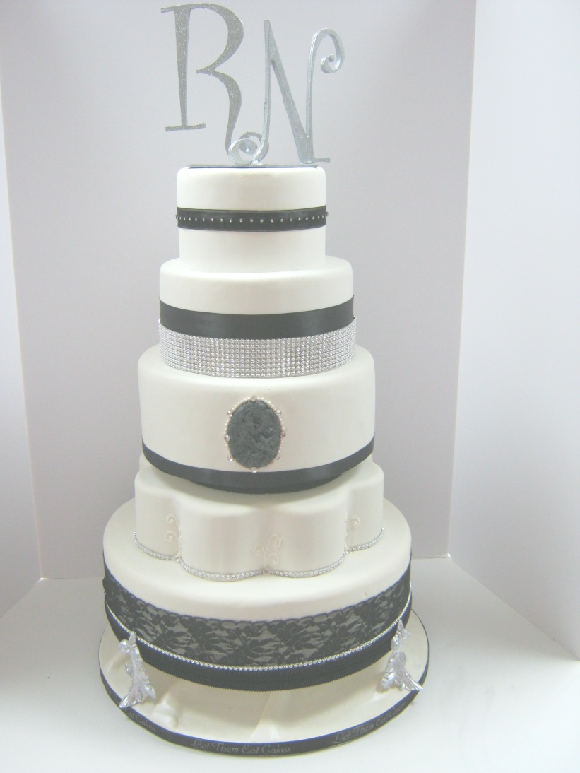 Let Them Eat Cakes: A Very Big Cake - Sheraton Hotel, Hamilton