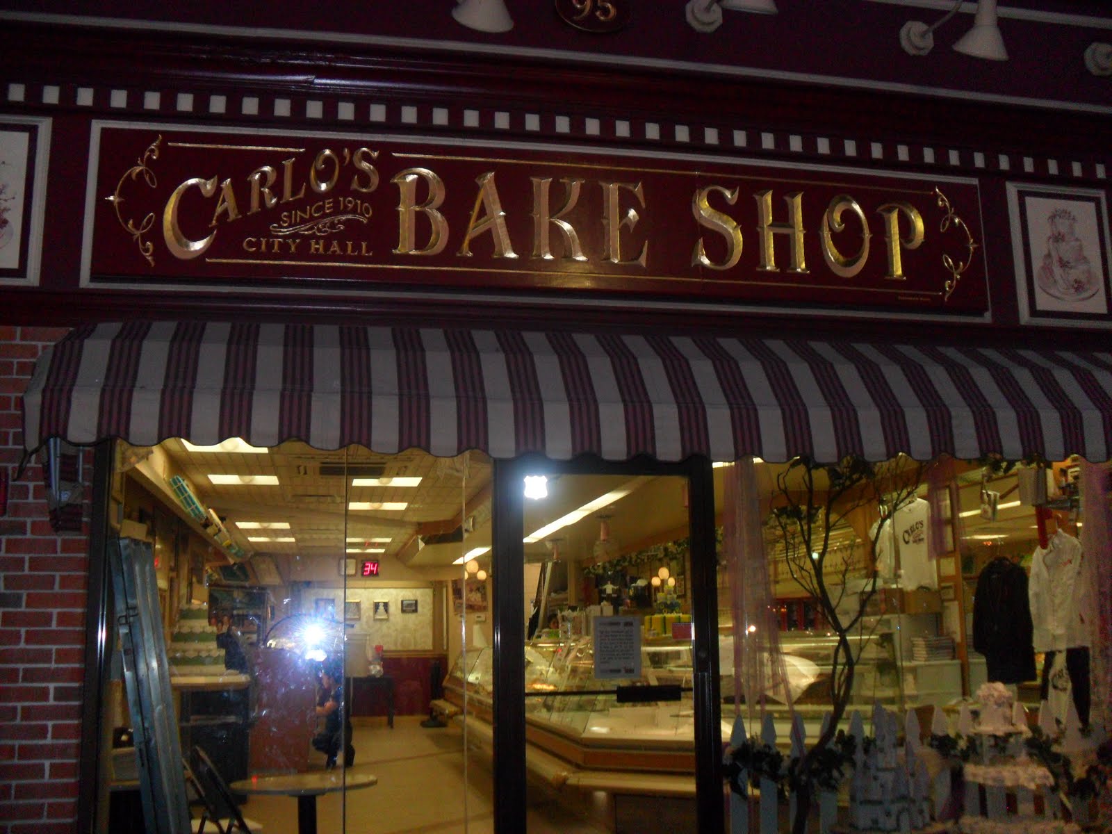 Chloe's Cupcake Heaven: A Lil' Something Something!