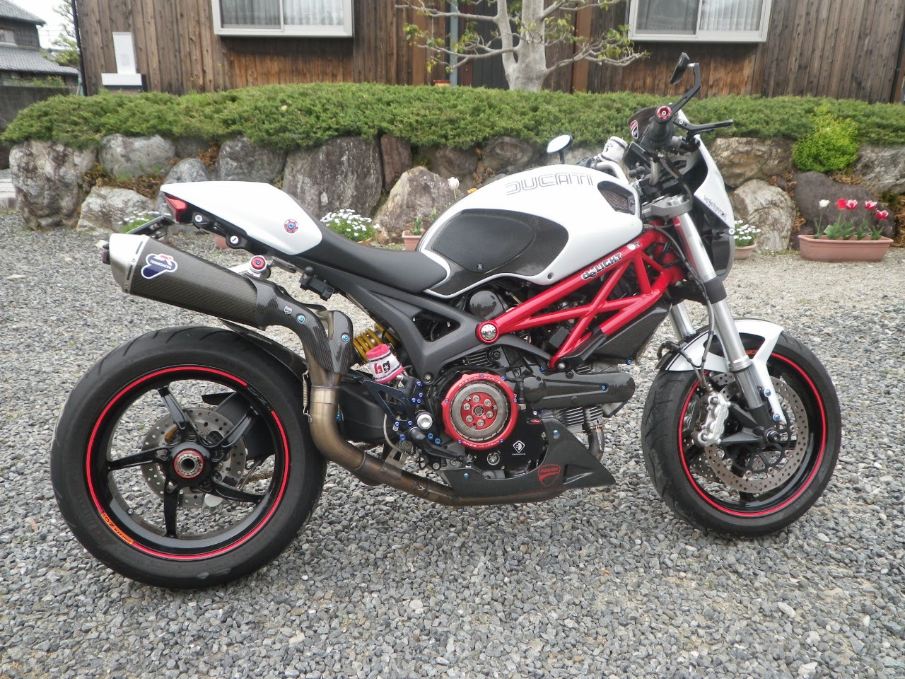 STILE Performance: DUCATI Monster 796 Custom