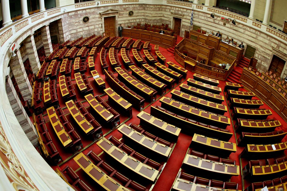 Σ Ο Κ: ΑΝΕΒΗΚΑΝ ΟΙ ΤΟΝΟΙ ΣΤΗ ΒΟΥΛΗ! - Εφημερίδα "Στόχος" - Stoxos newspaper