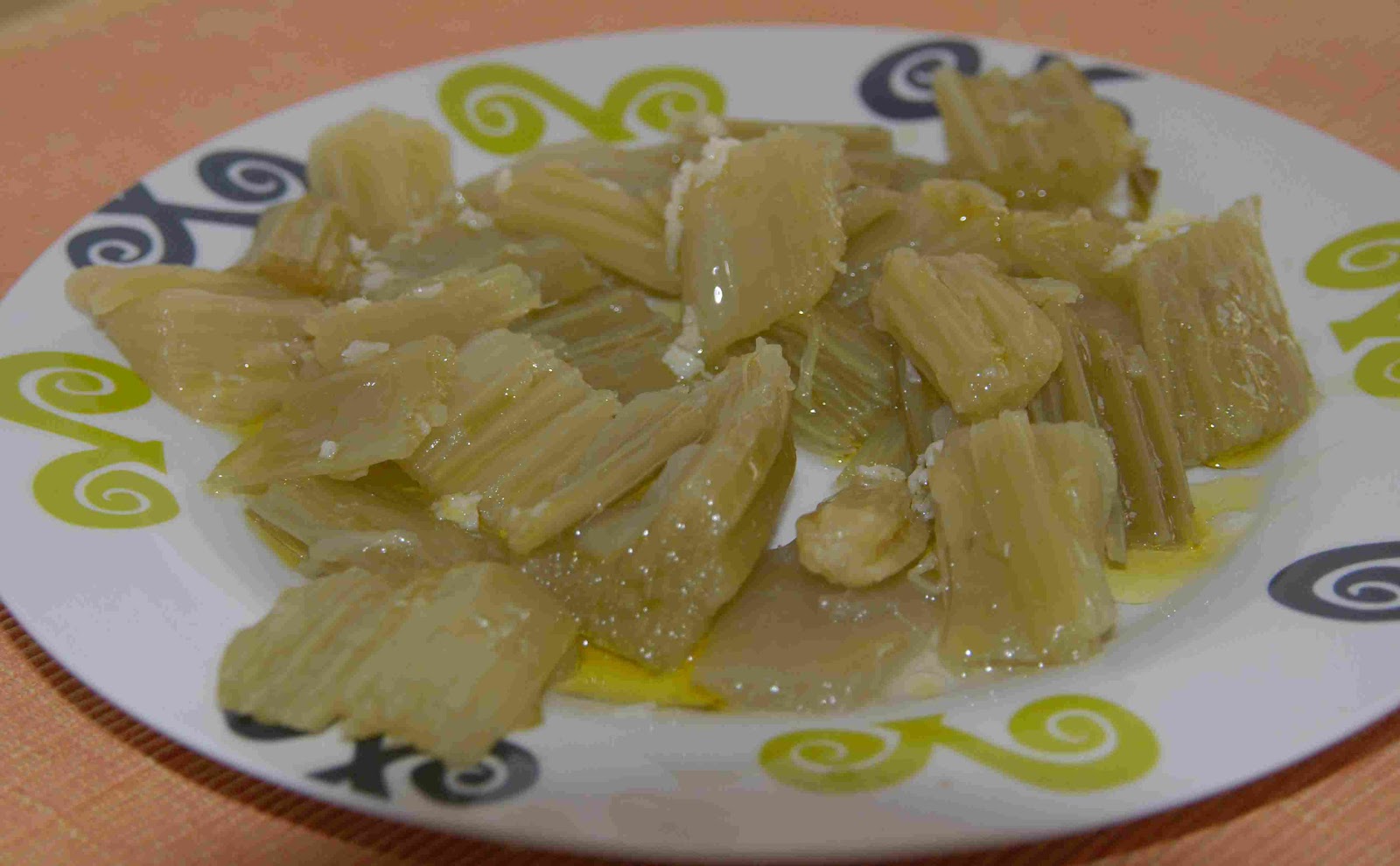 Bacalao con tomate y Ensalada de cardo con vinagreta de ajo ...
