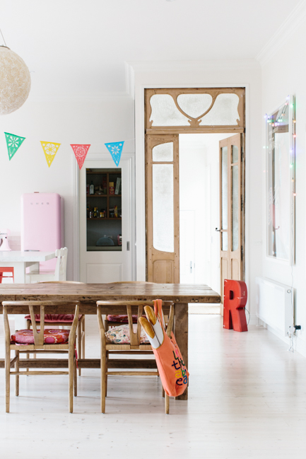 Keltainen talo rannalla: Kaunis yksiö ja sisustuskuvia