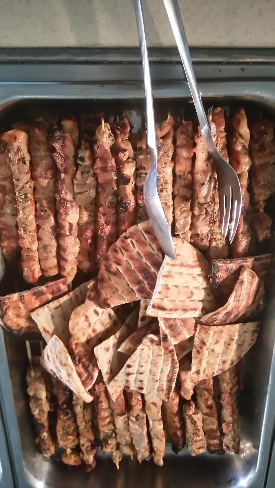 Katsaitis Catering : Σεφταλιες και σουβλακια με πιτα ξεροψημενη .Η ...